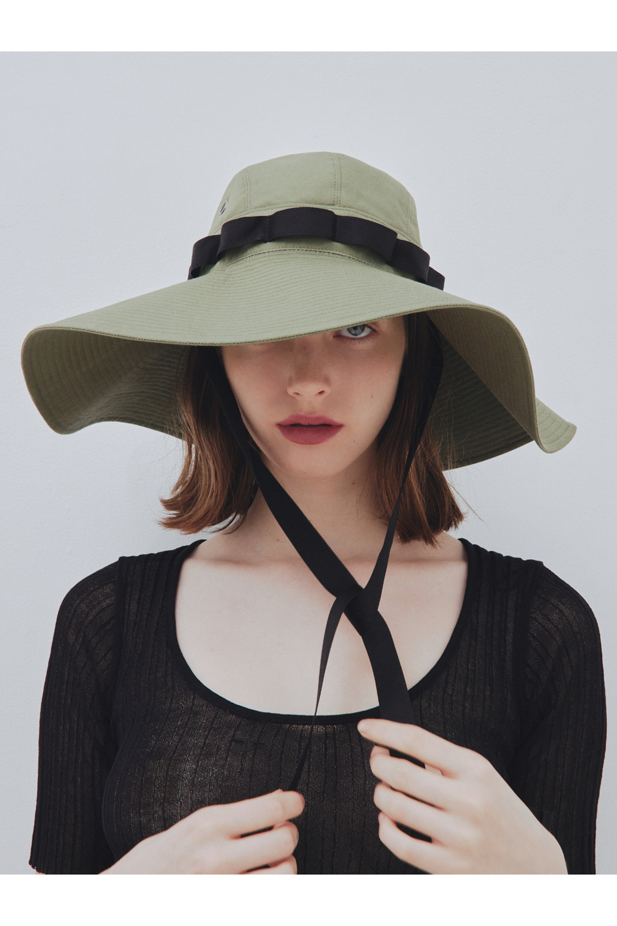 IRIS 47(イリスフォーセブン)｜hike wide ハット/カーキ の通販｜ELLESHOP・(エル・ショップ)
