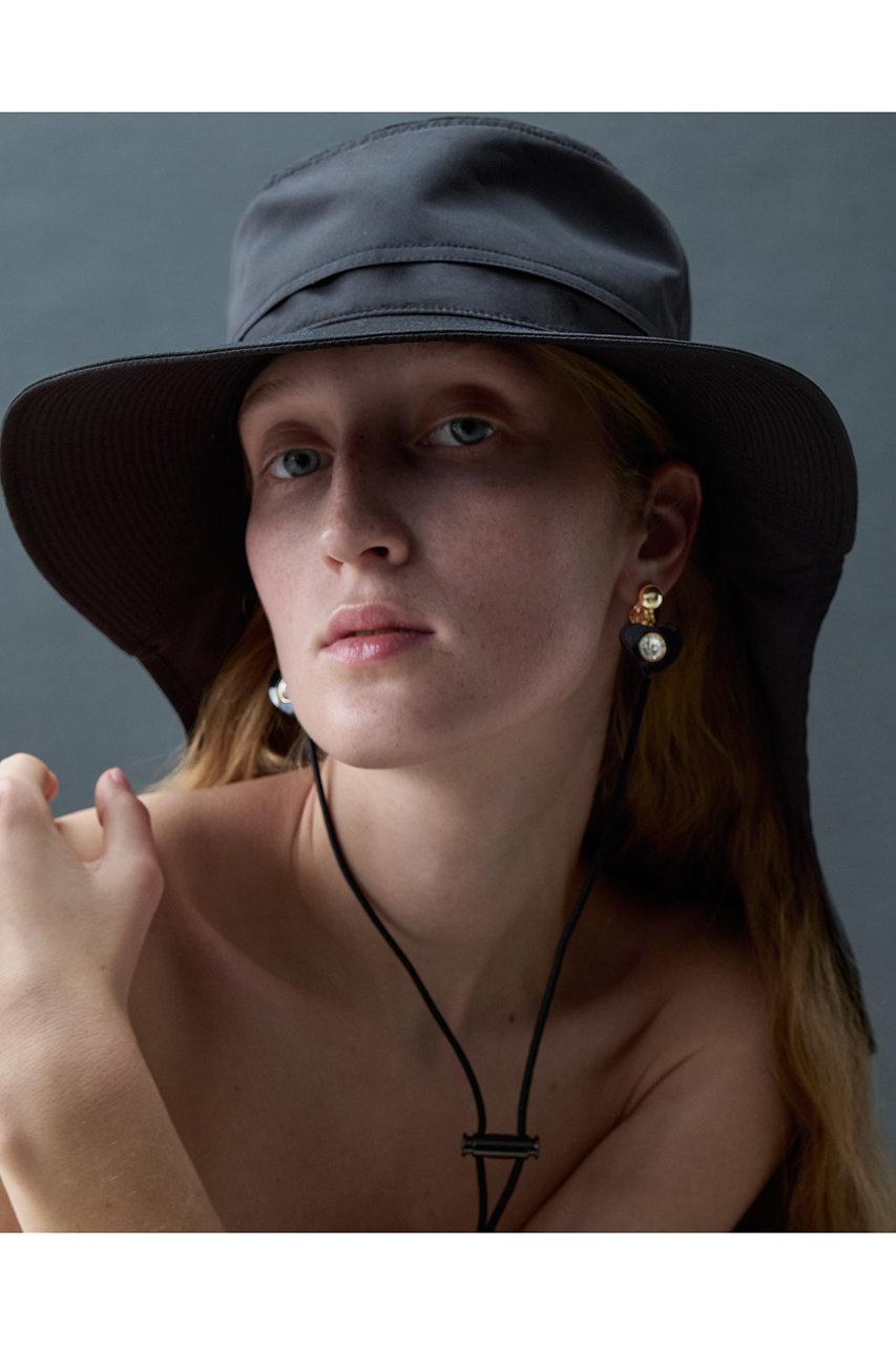 IRIS 47(イリスフォーセブン)｜Betty bowl イヤリング/ブラック の通販｜ELLESHOP・(エル・ショップ)