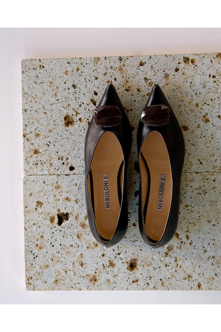 NEBULONI E.(ネブローニ)｜ストーン付きフラットシューズ/ブラック